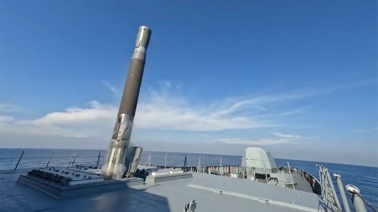 Russlands Machtdemonstration: Hyperschall-Raketen über dem Mittelmeer